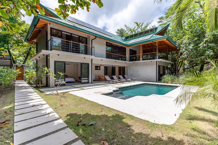 Jungle, Yoga & Surf Sanctuary In Guiones - Nosara