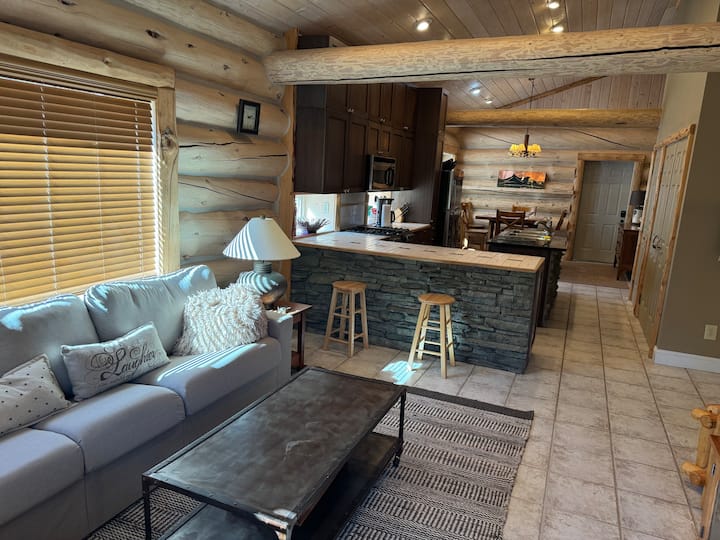 Luxurious 2 Bdrm Apt In Cooke City With Ev Charger - Cooke City-Silver Gate, MT