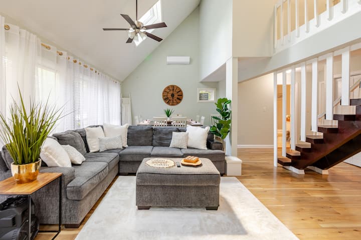 Entire Cabin ~East Stroudsburg ~Poconos Getaway - Tannersville, PA