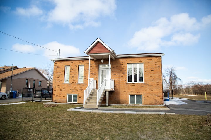 Grand Bungalow Chaleureux à Saint-hubert - Longueuil
