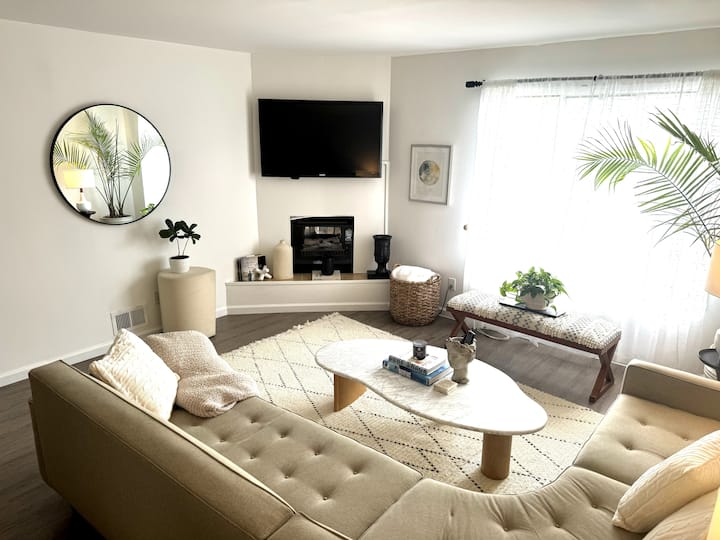 Bright Beautiful Townhouse, Walk To Beach & Ferry! - Highlands, NJ