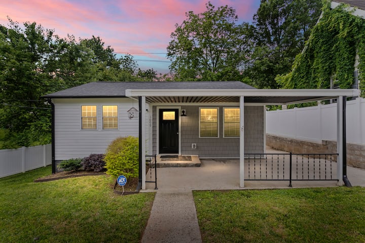 Stylish Gastonia Stay – 2br/2ba W/ King + Queen - Gastonia, NC