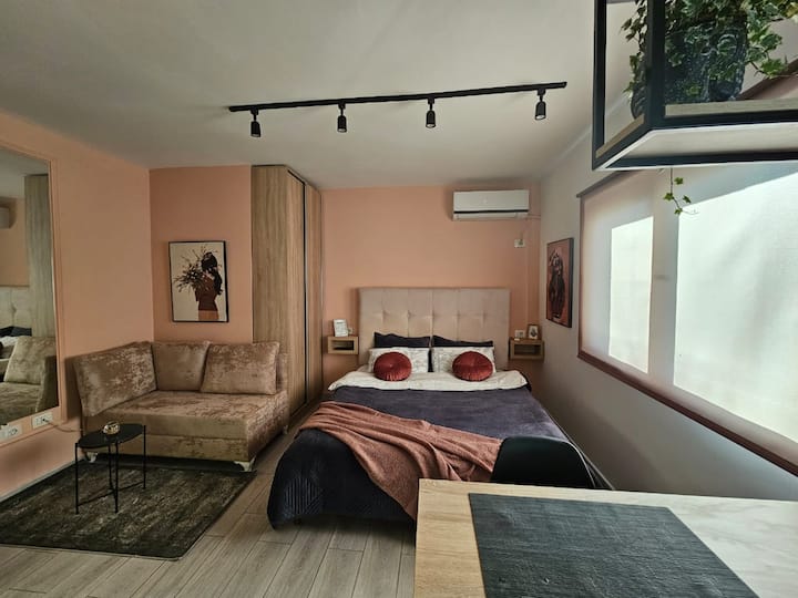 Studio Apartment. Top Location - Tirana