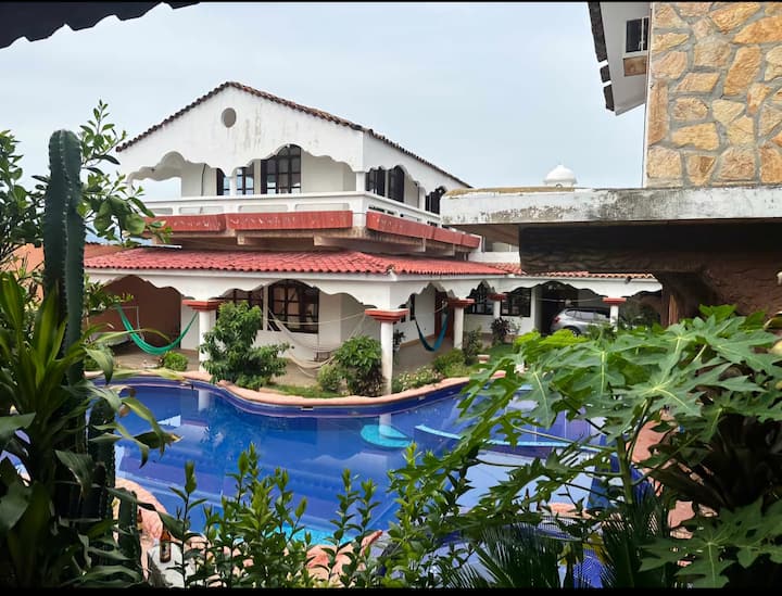 Agradable Y Lujosa Casa De Campo Con Piscina - Zacapa