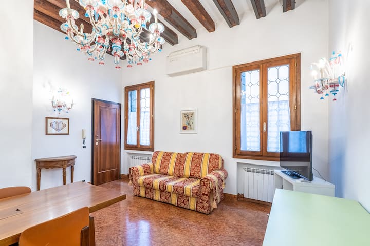 Signorile Su Corte Veneziana - Veneza
