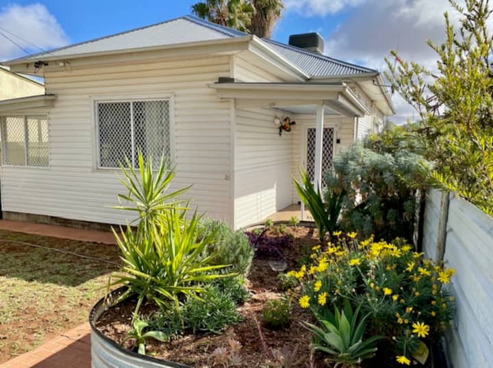 Nanna Margie's Cottage - Broken Hill