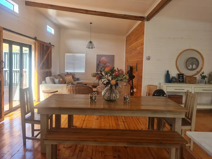 Lazeee Days, Cozy Cabin Close To Beach - Cannon Rocks