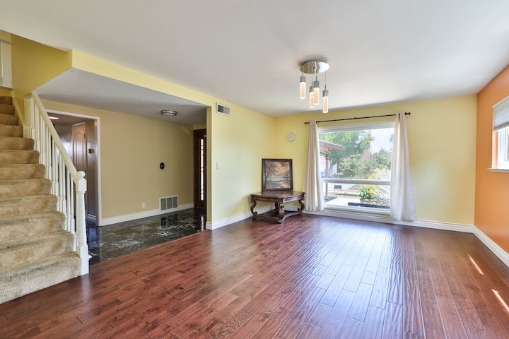 4bd/2.5ba,office,2 Lvng Room,2500sqft/6500 Sqftbck - San José