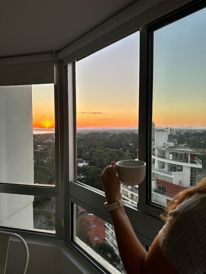 Piso 18, Un Dormitorio. Hermosa Vista. ¡Amenities! - Uruguay