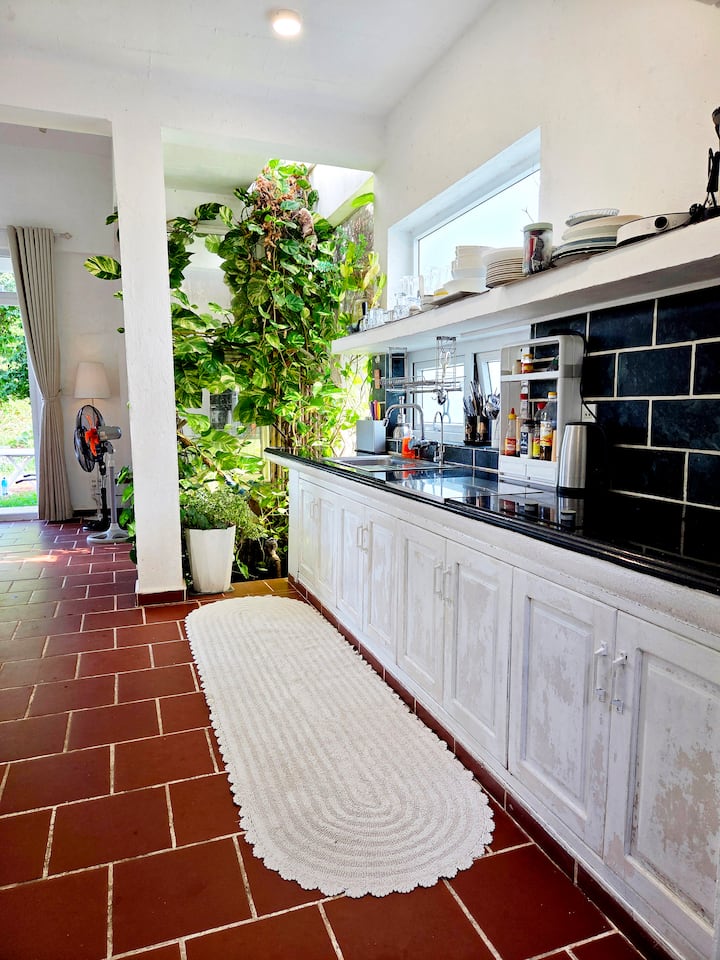 Holan Retreat - 4br Beachfront Villa, Private Pool - Vietnam