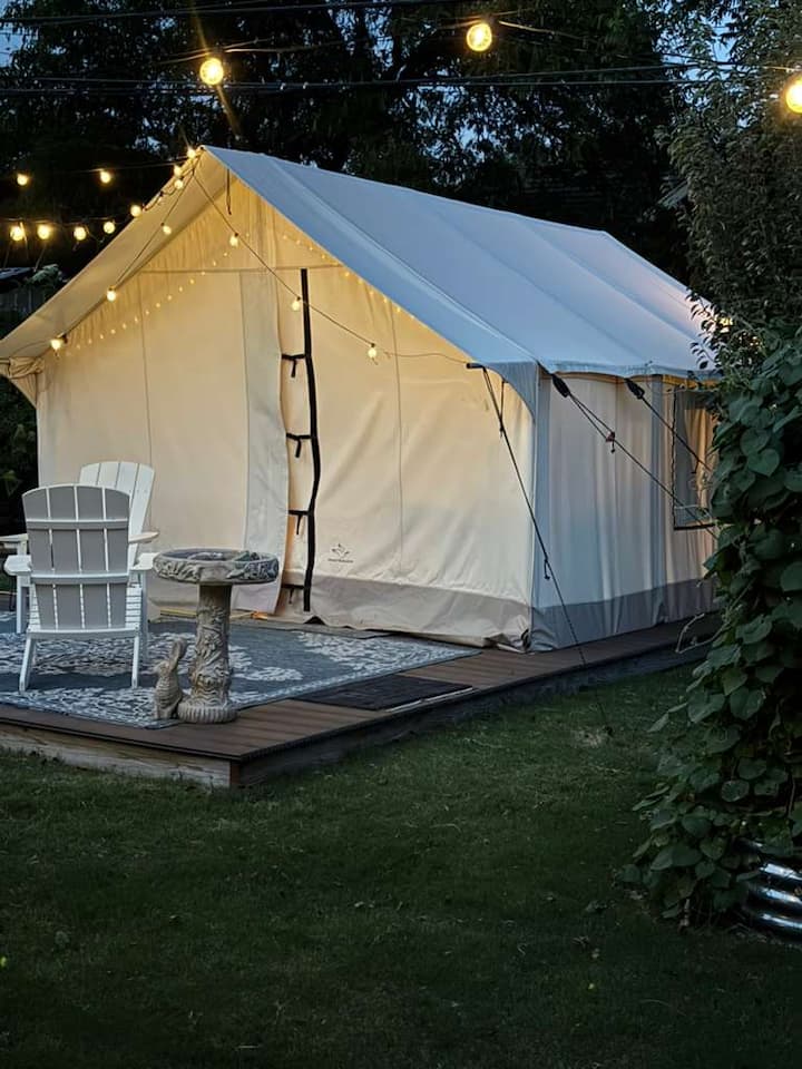 Cozy Downtown Tent: Hot Tub & King Bed - Amarillo, TX