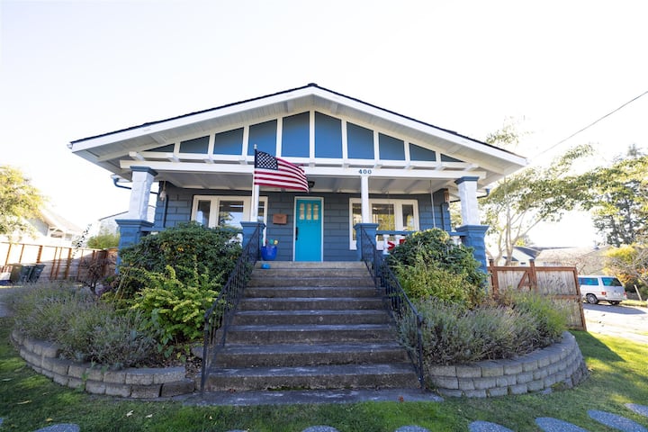 Charming Chaftsman With Hot Tub, Steps From Town - Bellingham, WA