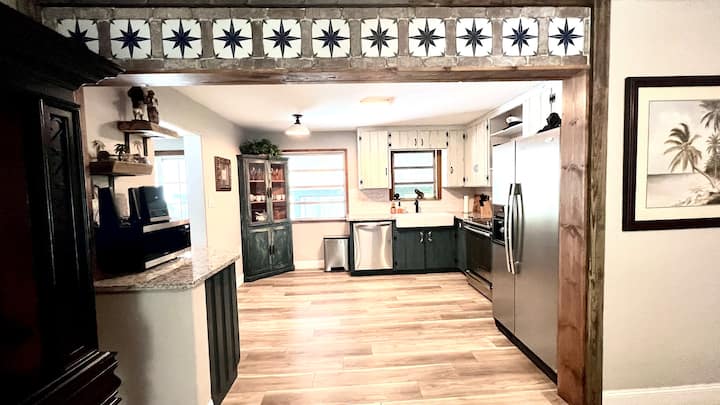Spacious "The Lodge" 3 Bed 2 Bath W/pool And Plenty Of Boat Or Rv Parking!! - Apopka, FL