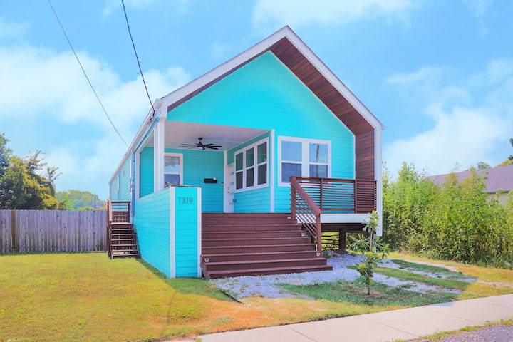 Chateau Blue- Spacious & Modern Home Near Bywater - Chalmette, LA