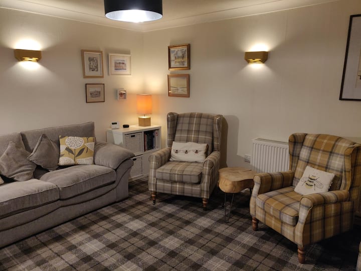 Central 3-bed House With Private Yard And Parking - Lancashire