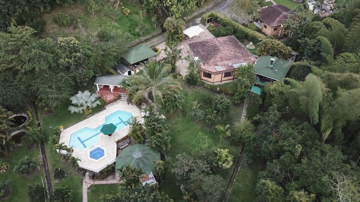 Finca Pance: Private Pool And Spa! 6-16pax - La Vega