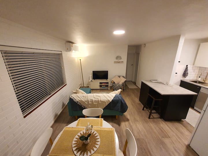 Blue Water Stay, Nature Is All Around You - Perth