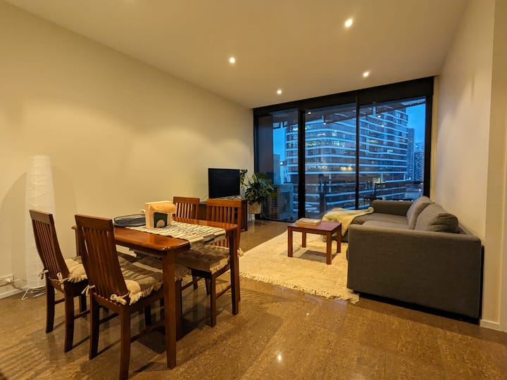 2 Bedroom Apartment With Pool In Docklands - Melbourne