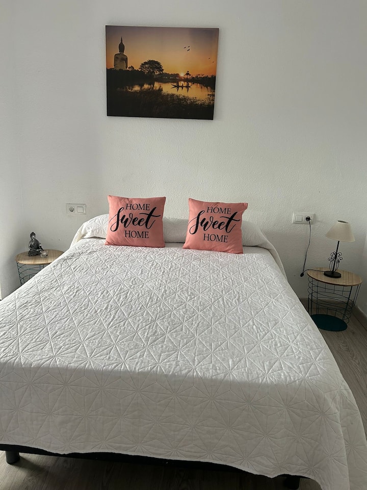 Habitación Cómoda En Pleno Centro De Alicante - Alicante