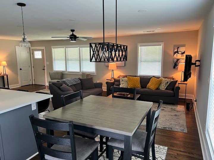 Cheerful & Charming 3br Ranch - Atlanta, GA