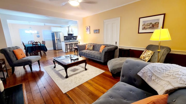 1860 House 
In The Heart Of Downtown - Wilmington, NC