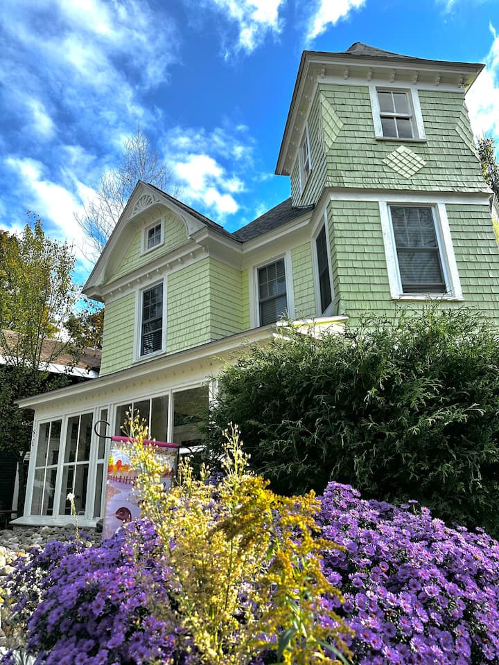 Charming Victorian Cure Cottage In Saranac Lake - サラナク・レイク, NY