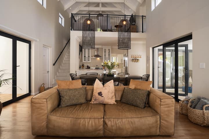 Perfect Holiday Home (Stellenbosch) Inverter - Stellenbosch