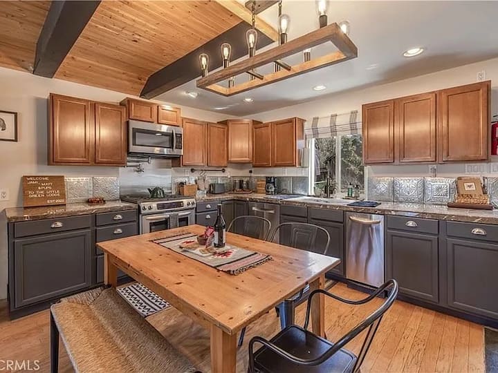 Dog-friendly Cabin, Fenced, Walk To Lake/village - Big Bear Lake