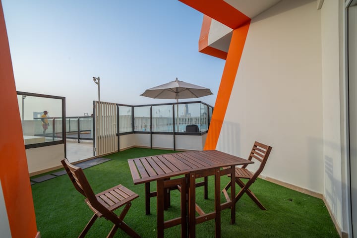 Lovely 1-bedroom With Own Terrace In Front Of Pool - Dubai