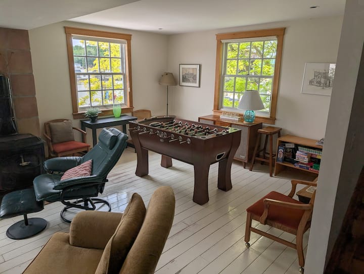 Village 4br – Walk To Little Beach, Lake Views - Port Stanley