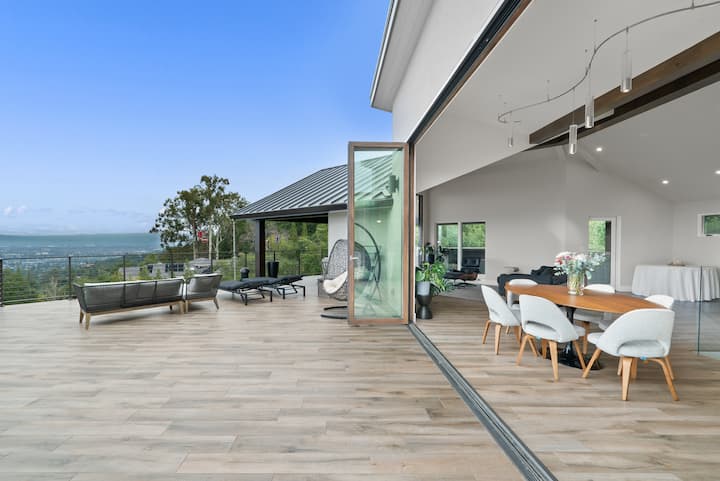 Modern Oasis W/ Pool & Expansive Views Of The Bay - Los Gatos, CA