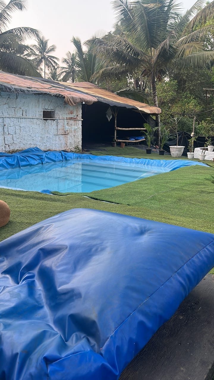 Cama en dormitorio Ac - Andaz Arambol - Airbnb