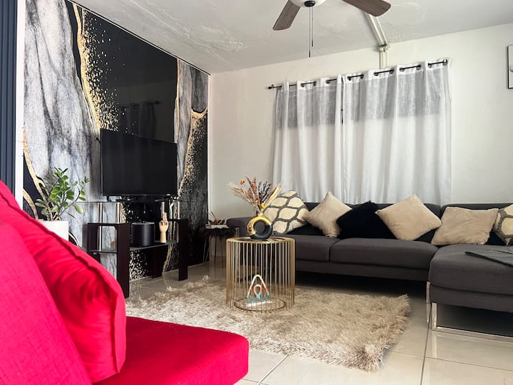 Cozy Home Near Airport & Beach, Remodeled - Loíza