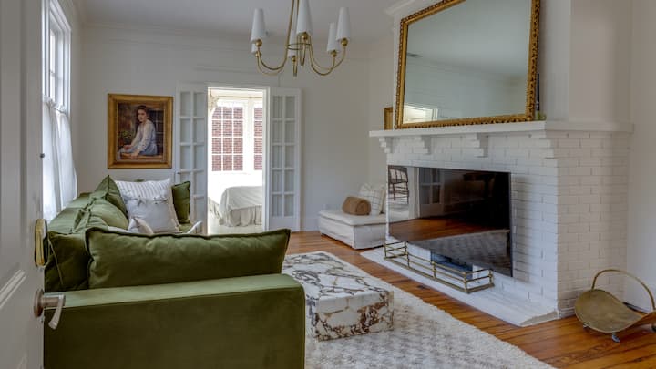 Charming Colonial Home In The Heart Of Starland - サバンナ, GA
