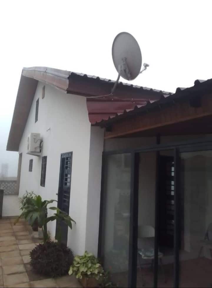 Apt. Yaoundé Hôpital Général Wifi, Clim Et Gardien - Yaounde