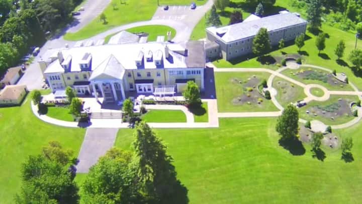 Suncliff On The Lake - Group Resort ! - Eden, NY