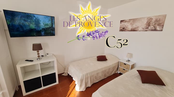 C52 - Super Studio, Très Bien Placé, Balcon, Wifi - Lac d'Esparron