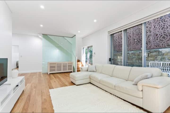 900m Walk To Beach, Beautiful Very Large House - Bondi Beach