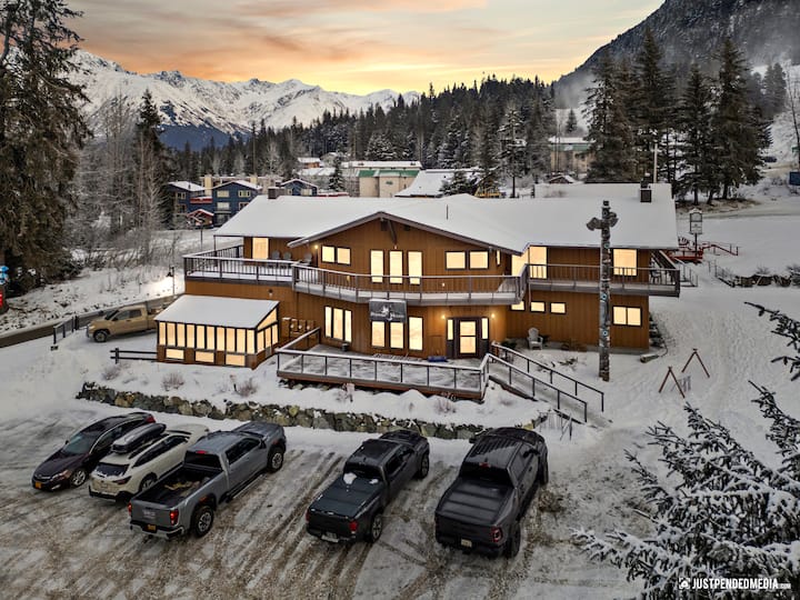 Powder Inn South - Alyeska, AK