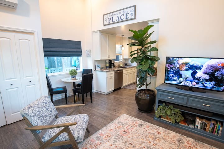 Enjoy The Fall At The Beach: Hummingbird Cottage - Arroyo Grande, CA