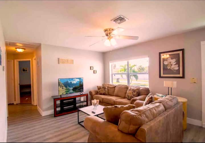 Close To Atlantic! 4 Car Driveway! Pet Friendly! - デルレイビーチ, FL