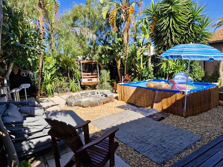 Large Groups Outdoor Living Property In Cape Town - Kapstadt