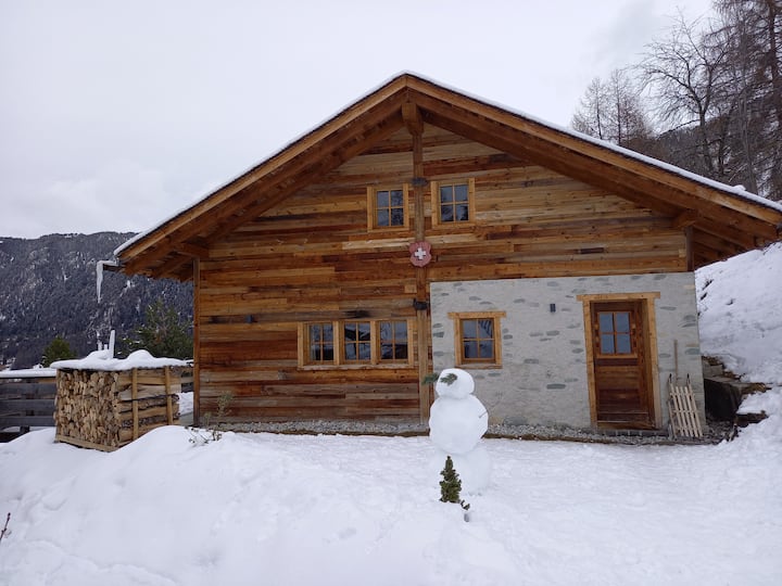 Chalet La Chotte, Entièrement Rénové - Switzerland