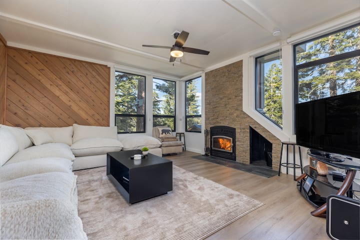 Beautiful Mountain Condo. Walk To Canyon Lodge - Mammoth Lakes, CA