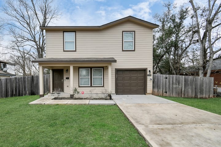 Stylish 3bd/2.5b 15 Mins From Dtwn And Iah - Houston, TX