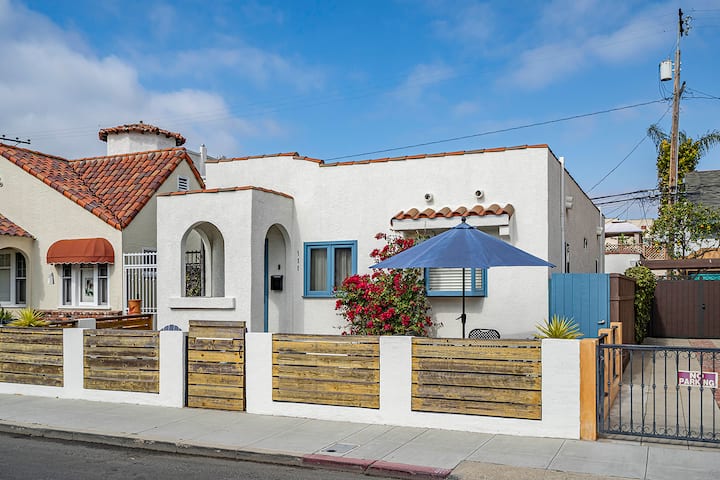 Belmont Shore Bungalow With Private Backyard - Long Beach, CA