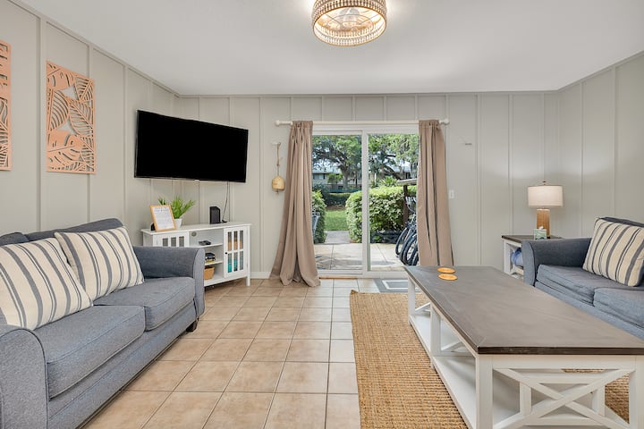 Bike, Swim, Relax: Condo Near E. Beach - 4 Bikes! - Jekyll Island, GA