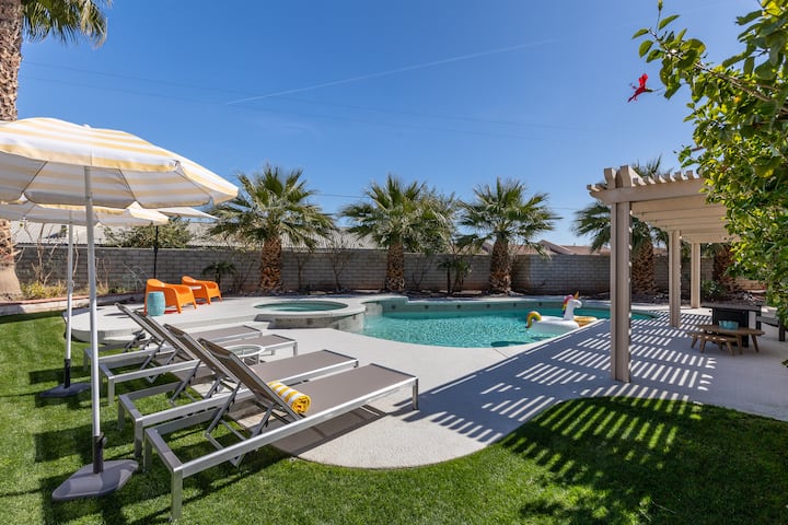 Modern Desert Oasis With Saltwater Pool + Hot Tub - Rancho Mirage, CA