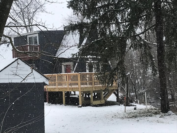 Cosy One Loft-bedroom A-frame W/wood Pellet Stove - Van Buren State Park, Van Buren
