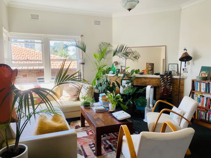 Character Filled Home -Amazing Waterfront Location - Manly